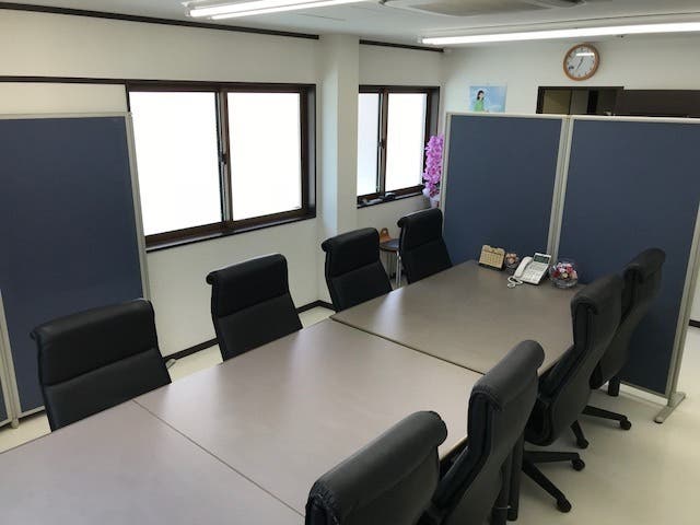 国分町店2F　会議室（収容人数10名）の写真2