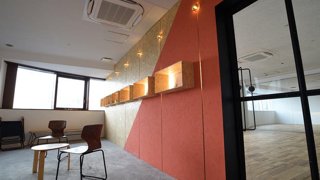 撮影・アパレル展示会・個展などのご利用に。50㎡超のデザイナーズスタジオの写真3