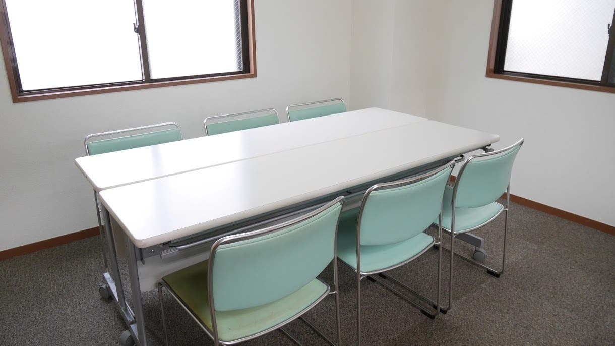 【茅場町】リーズナブル駅チカ貸し会議室。完全個室でセミナーやワークショップを／中会議室(12名)の写真8