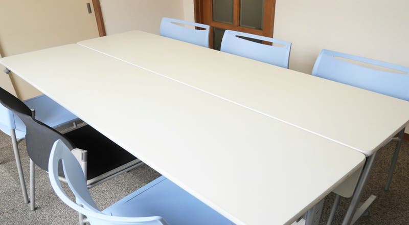 【茅場町】リーズナブル駅チカ貸し会議室。完全個室でレッスンや作業／小会議室(6名)