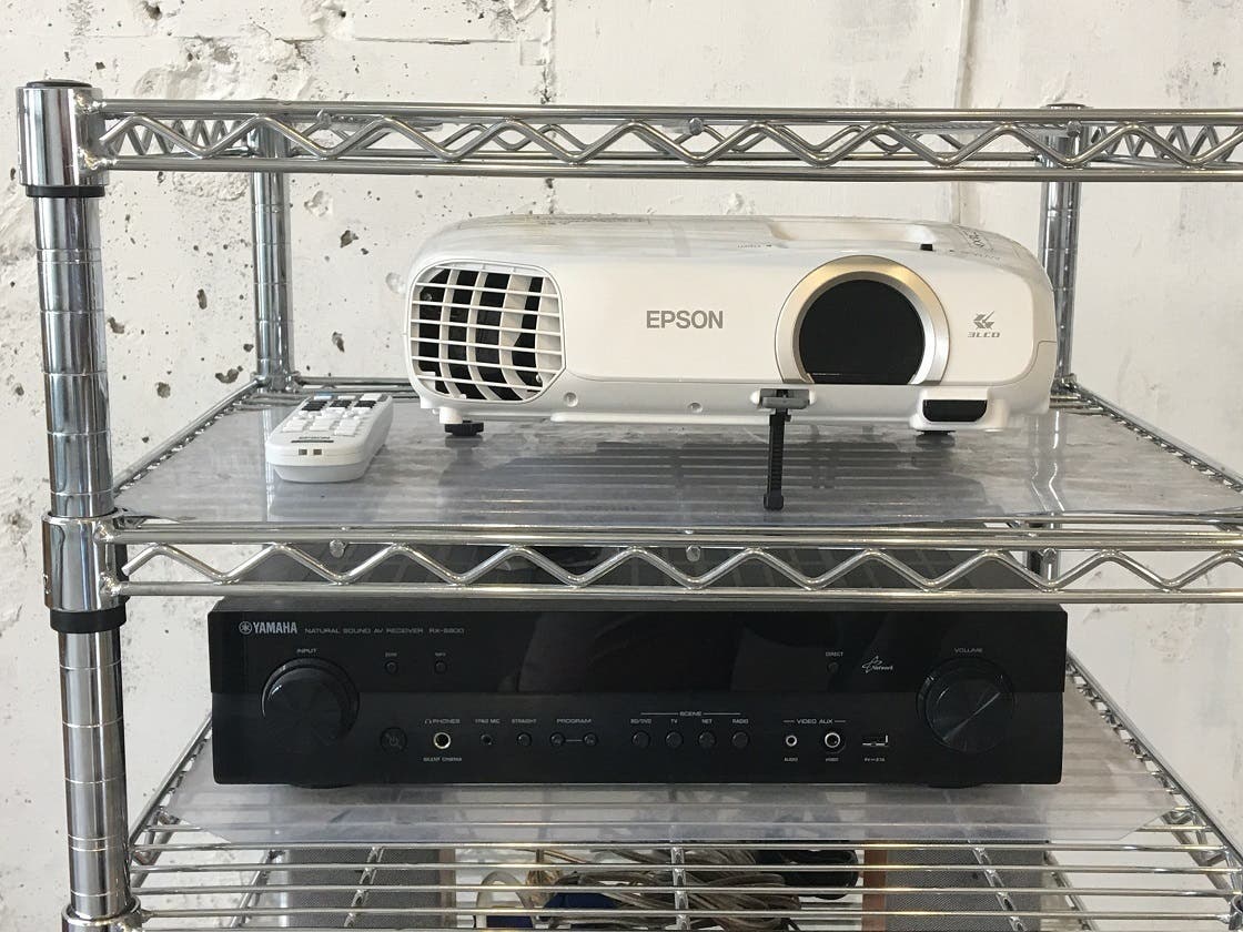 プロジェクター（EH-TW5200）の画像1