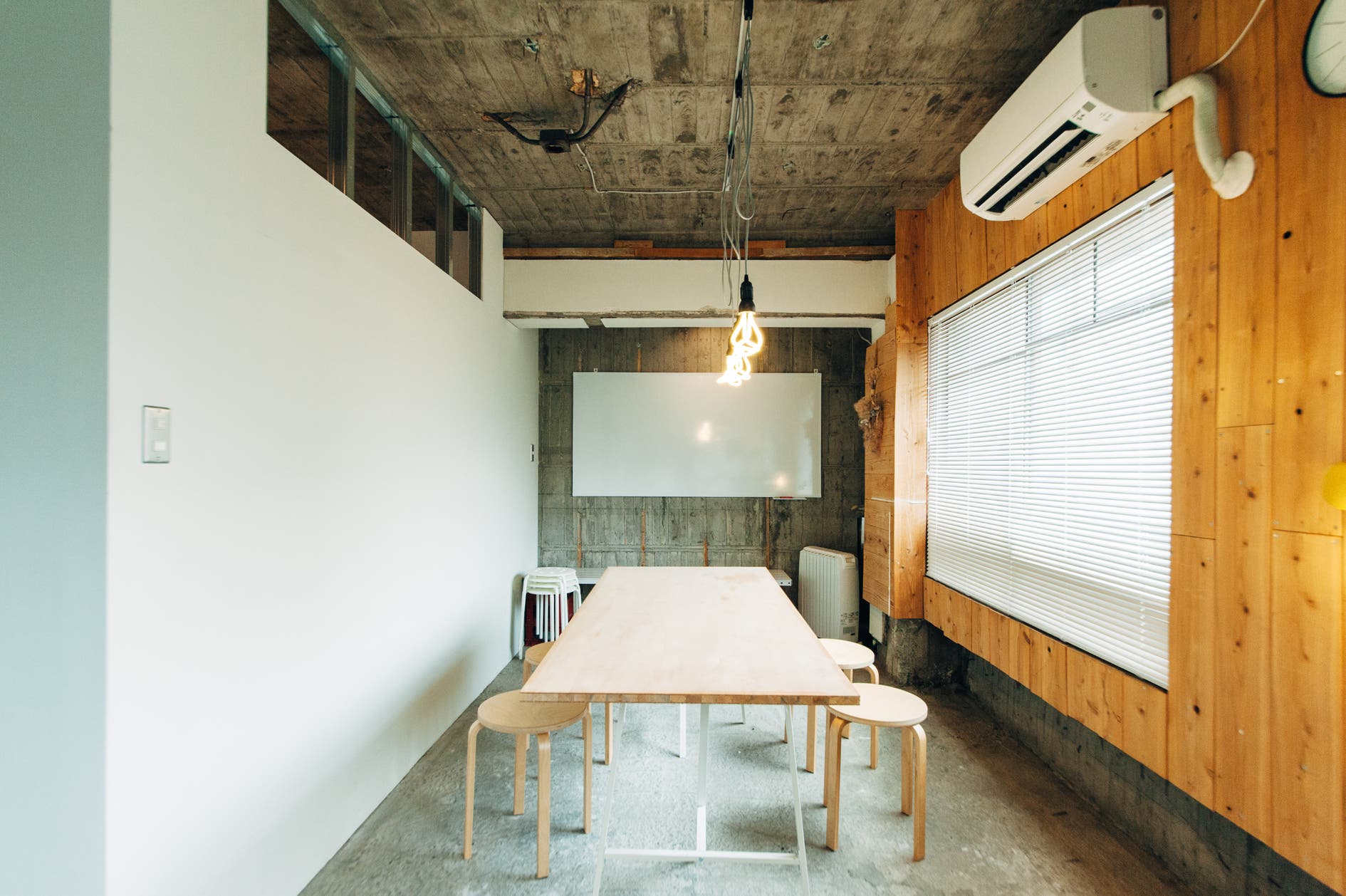 プロジェクター・スクリーンの画像2