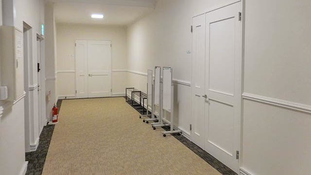 新横浜駅徒歩3分 160名用大ホール 会議・パーティ・懇親会に最適です Room1+Room2の写真7