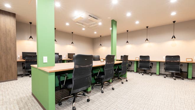 【松戸駅徒歩1秒】8名用会議室#Wi-Fi#電源#ホワイトボード#フリードリンク#コンシェルジュの写真5