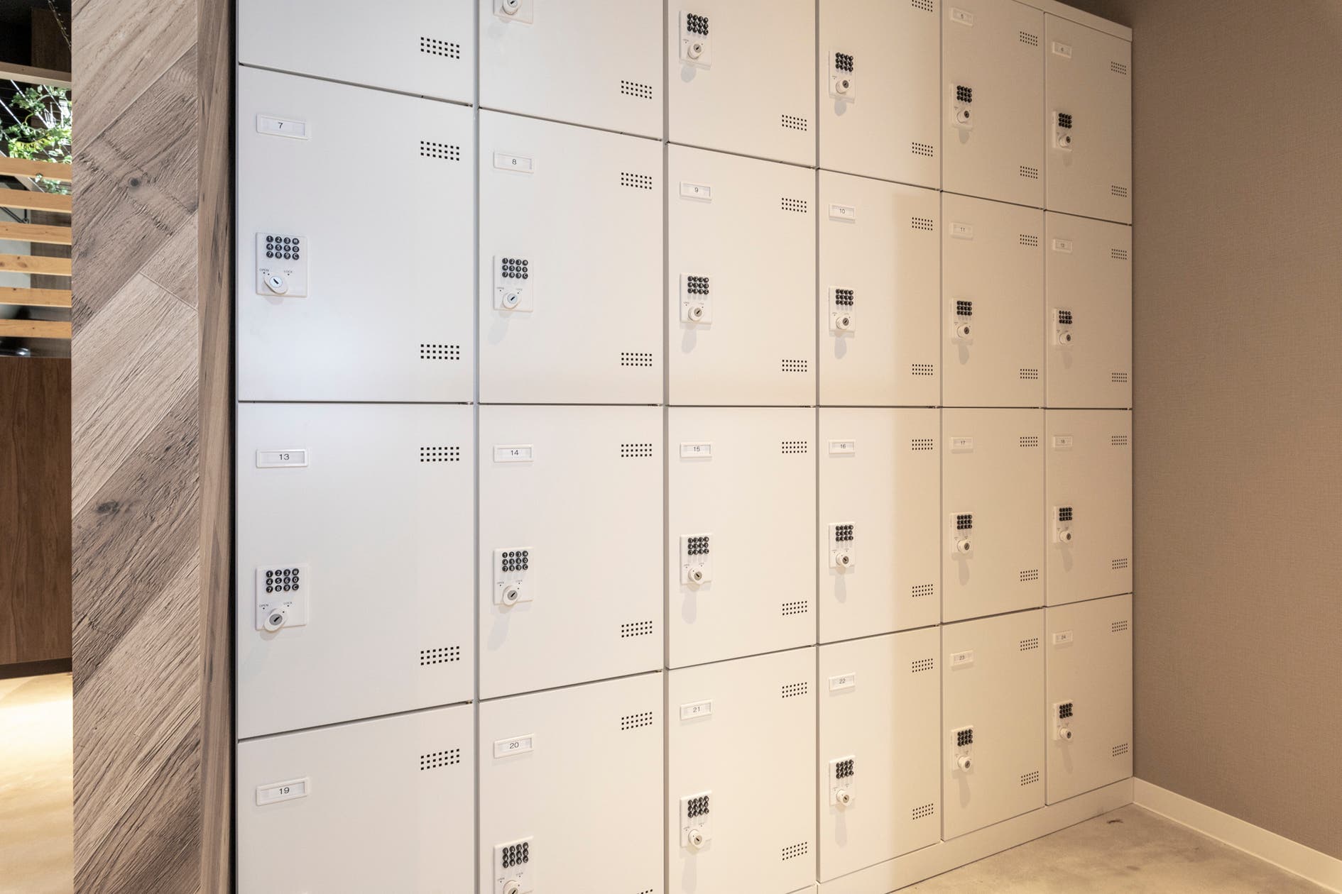 【松戸駅徒歩1秒】8名用会議室＃Wi-Fi＃電源＃ホワイトボード＃フリードリンク＃コンシェルジュの写真9