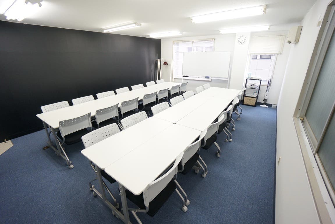 大幅値下げ中⬇️＜セキレイ会議室＞八丁堀駅徒歩3分♪広々28名収容！テレワークにも！光回線/プロジェクタ/スクリーン無料の写真6