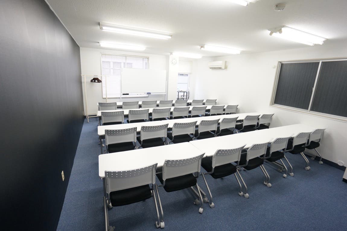 大幅値下げ中⬇️＜セキレイ会議室＞八丁堀駅徒歩3分♪広々28名収容！テレワークにも！光回線/プロジェクタ/スクリーン無料の写真7