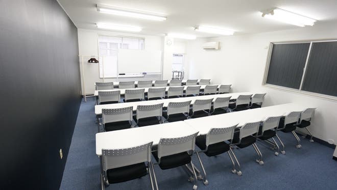 大幅値下げ中⬇️<セキレイ会議室>八丁堀駅徒歩3分♪広々28名収容!テレワークにも!光回線/プロジェクタ/スクリーン無料の写真7