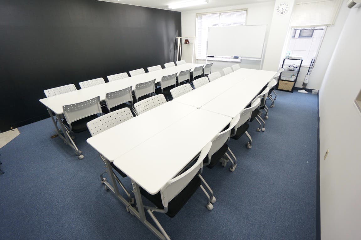 大幅値下げ中⬇️＜セキレイ会議室＞八丁堀駅徒歩3分♪広々28名収容！テレワークにも！光回線/プロジェクタ/スクリーン無料の写真10