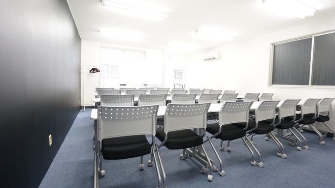 大幅値下げ中⬇️<セキレイ会議室>八丁堀駅徒歩3分♪広々28名収容!テレワークにも!光回線/プロジェクタ/スクリーン無料の写真4