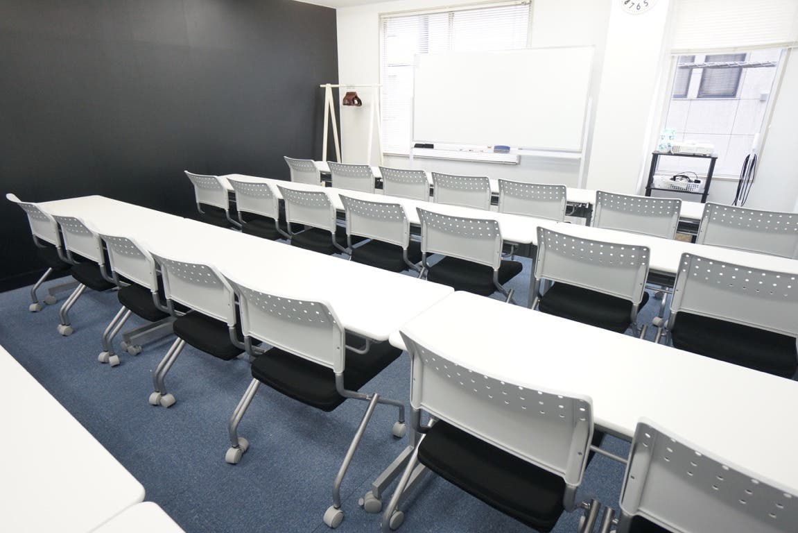 大幅値下げ中⬇️＜セキレイ会議室＞八丁堀駅徒歩3分♪広々28名収容！テレワークにも！光回線/プロジェクタ/スクリーン無料の写真5