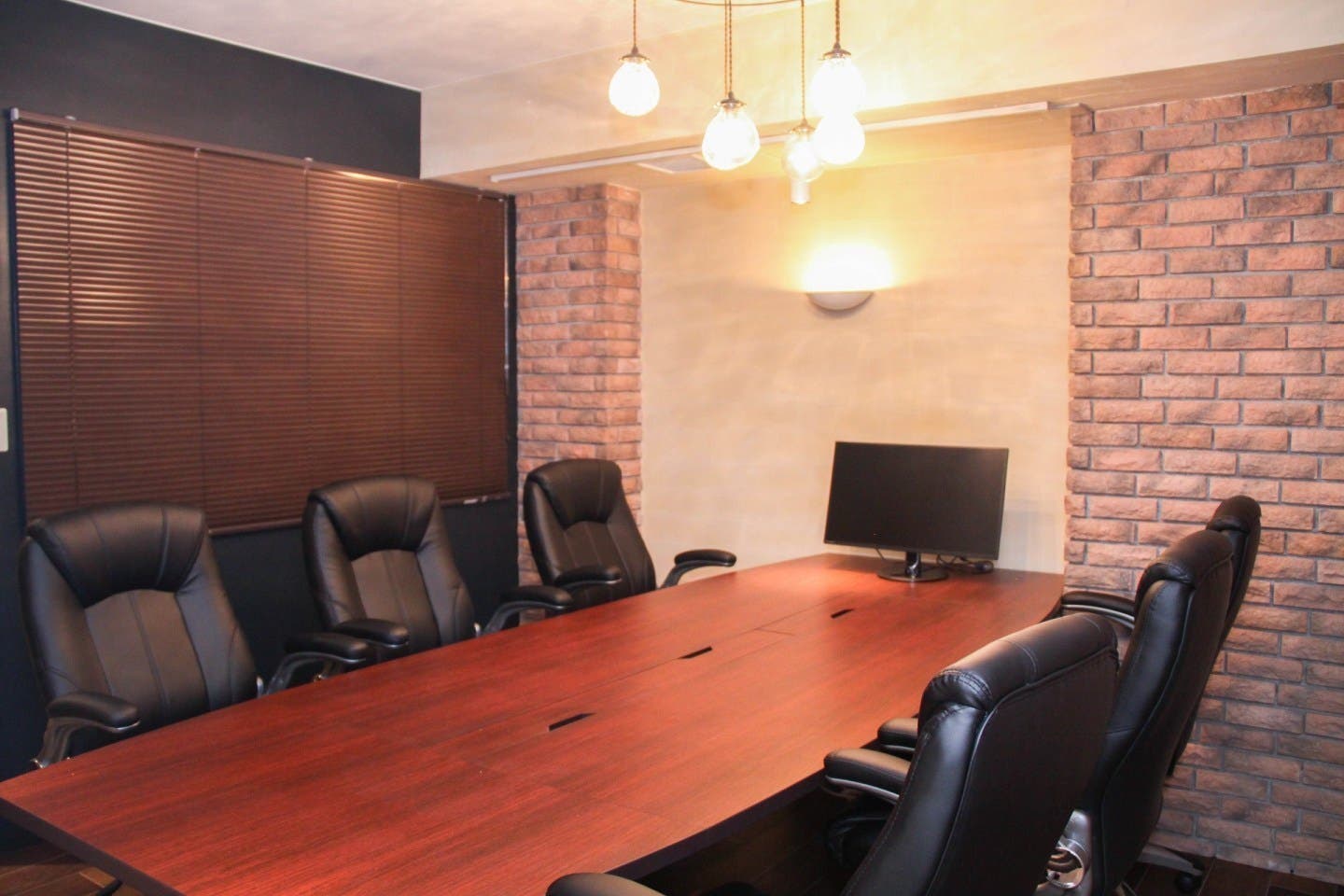 【西新橋】商談がうまくいく個室会議室【完全禁煙】の写真1