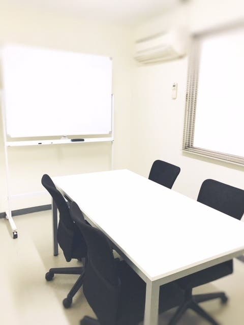 Wi-Fi無料♪格安！平日800円《うめきた４０３》【大阪駅3分】モニター設置済み☆Web面接／Web会議／勉強会／研修の写真3