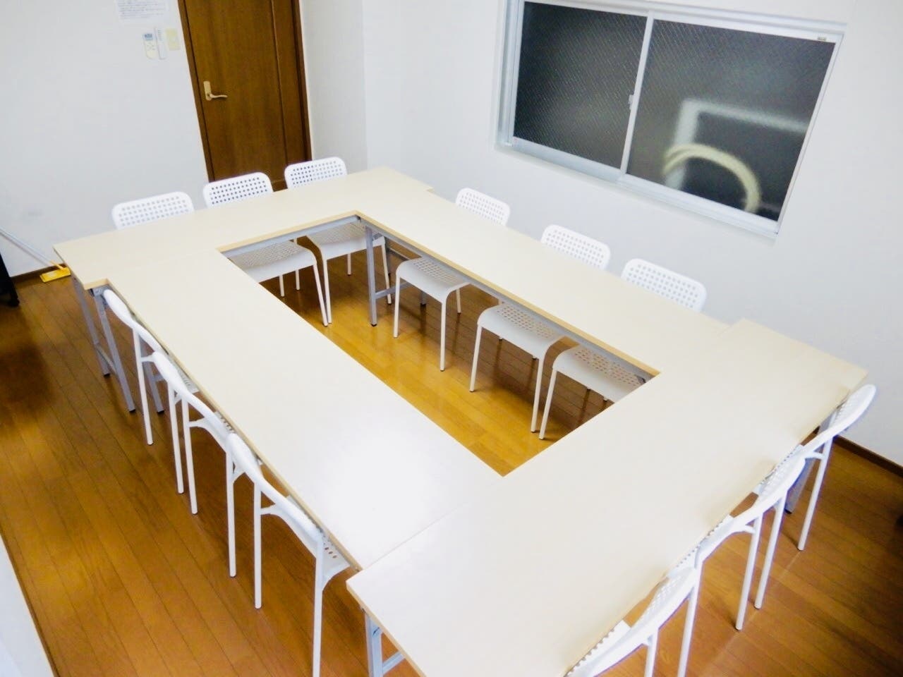 【駅近で分かりやすい】三宮1分❗️Wi-Fi・プロジェクター無料‼️セミナー・会議に👨🏻‍💻base01レンタルスペース/会議の写真4