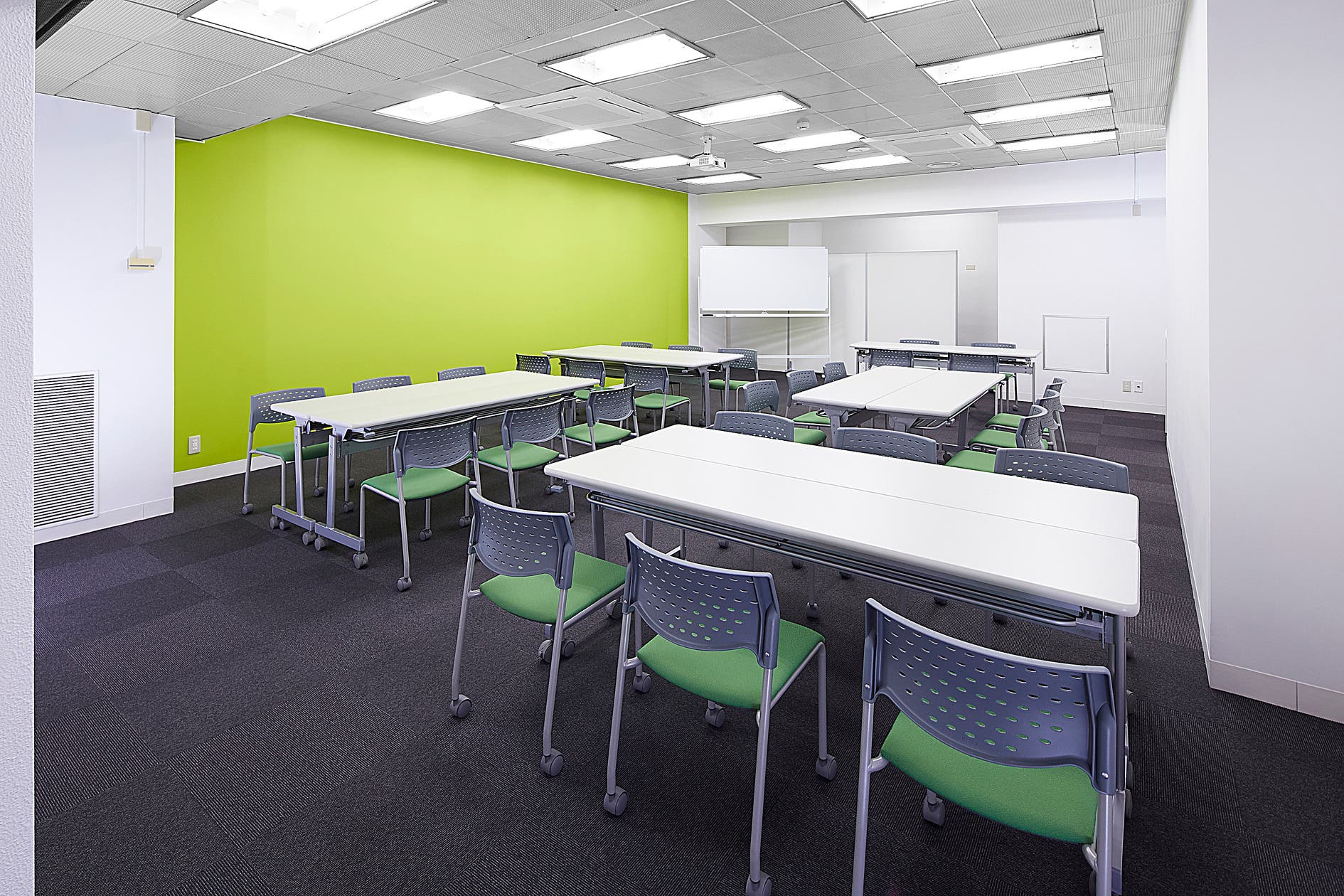 みんなの会議室【神田駅 4分】オプション料金0円で設備・備品使い放題♪ WiFi無料！清掃・消毒で衛生面も安心♥便利な駅近の写真5