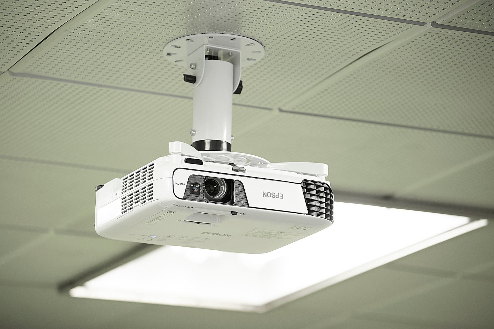 みんなの会議室【神田駅 4分】オプション料金0円で設備・備品使い放題♪ WiFi無料！清掃・消毒で衛生面も安心♥便利な駅近の写真10