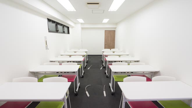 【博多駅より徒歩2分!】好立地・便利・格安・安心!明るい会議室 ◆ <定員20名> 社内会議・セミナー・研修にも最適!の写真3