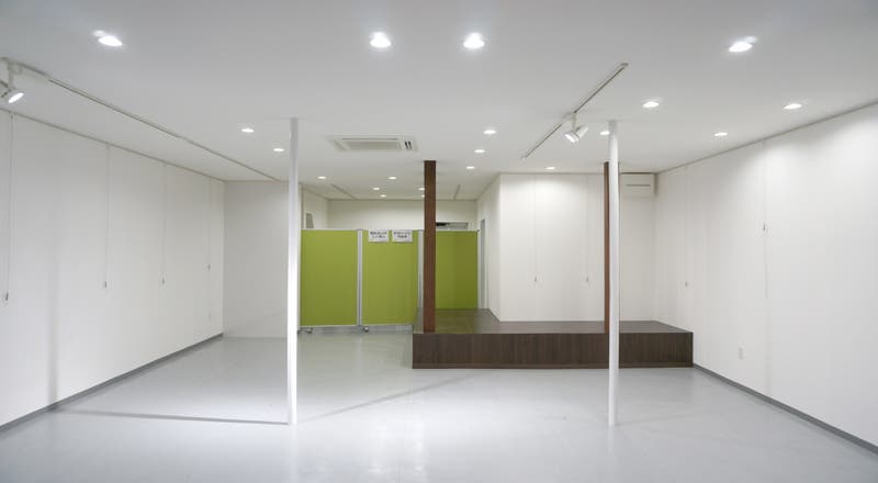 空き店舗を改装した多目的スペース！撮影スタジオ・ミニ出店・会議利用などに！