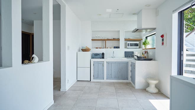 【南葉山】海目の前!白を基調とした素敵空間。『& SUN Terrace house』の写真3