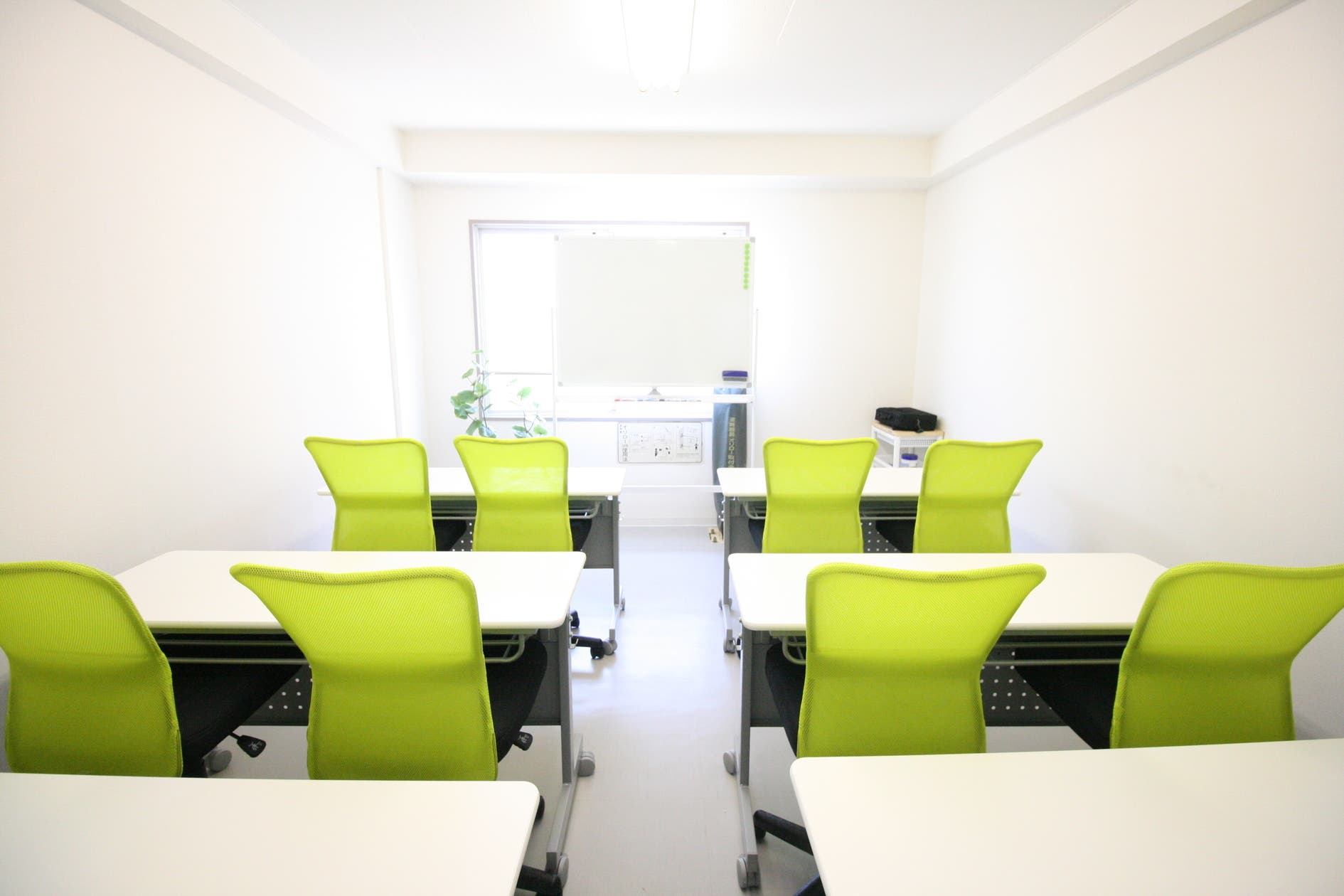 【インボイス対応で経費も安心】◆お気軽会議室新大阪sun◆🎯新大阪駅徒歩1分🎯🌈追加料金不要🌈14人収容🌈の写真3