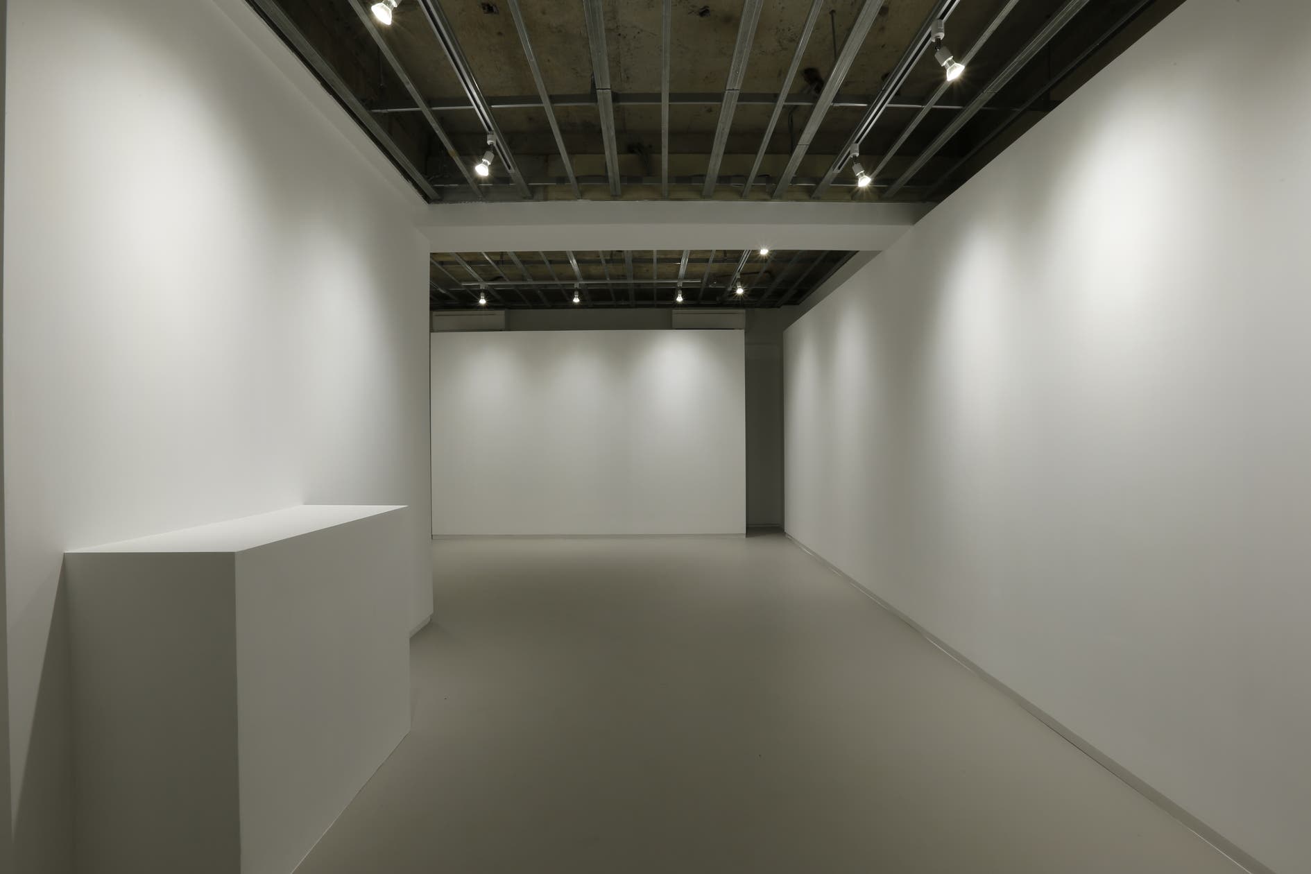 【表参道駅9分】展示会に適した白を基調とした美しいギャラリースペースの写真11