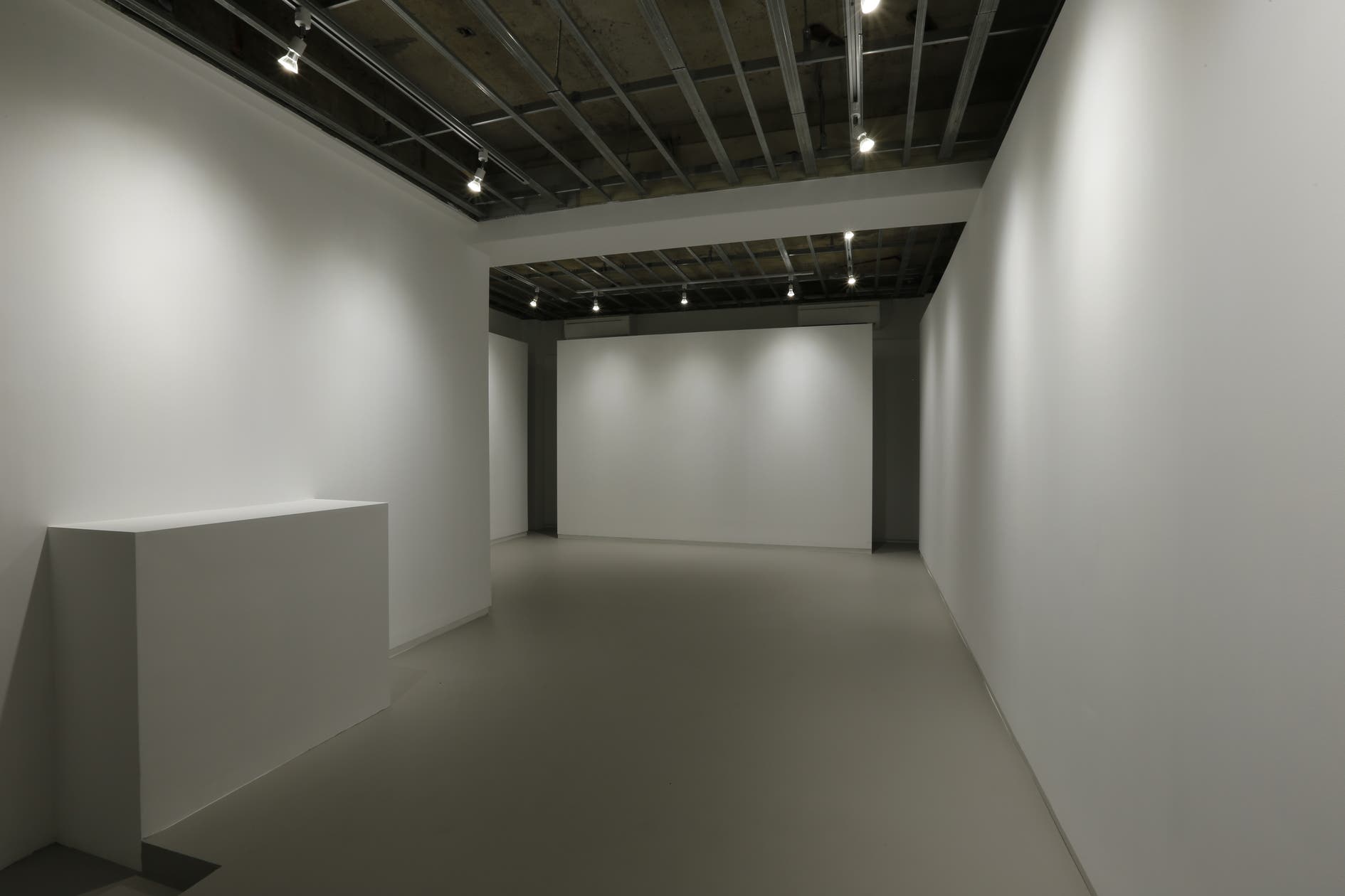 【表参道駅9分】展示会に適した白を基調とした美しいギャラリースペースの写真13