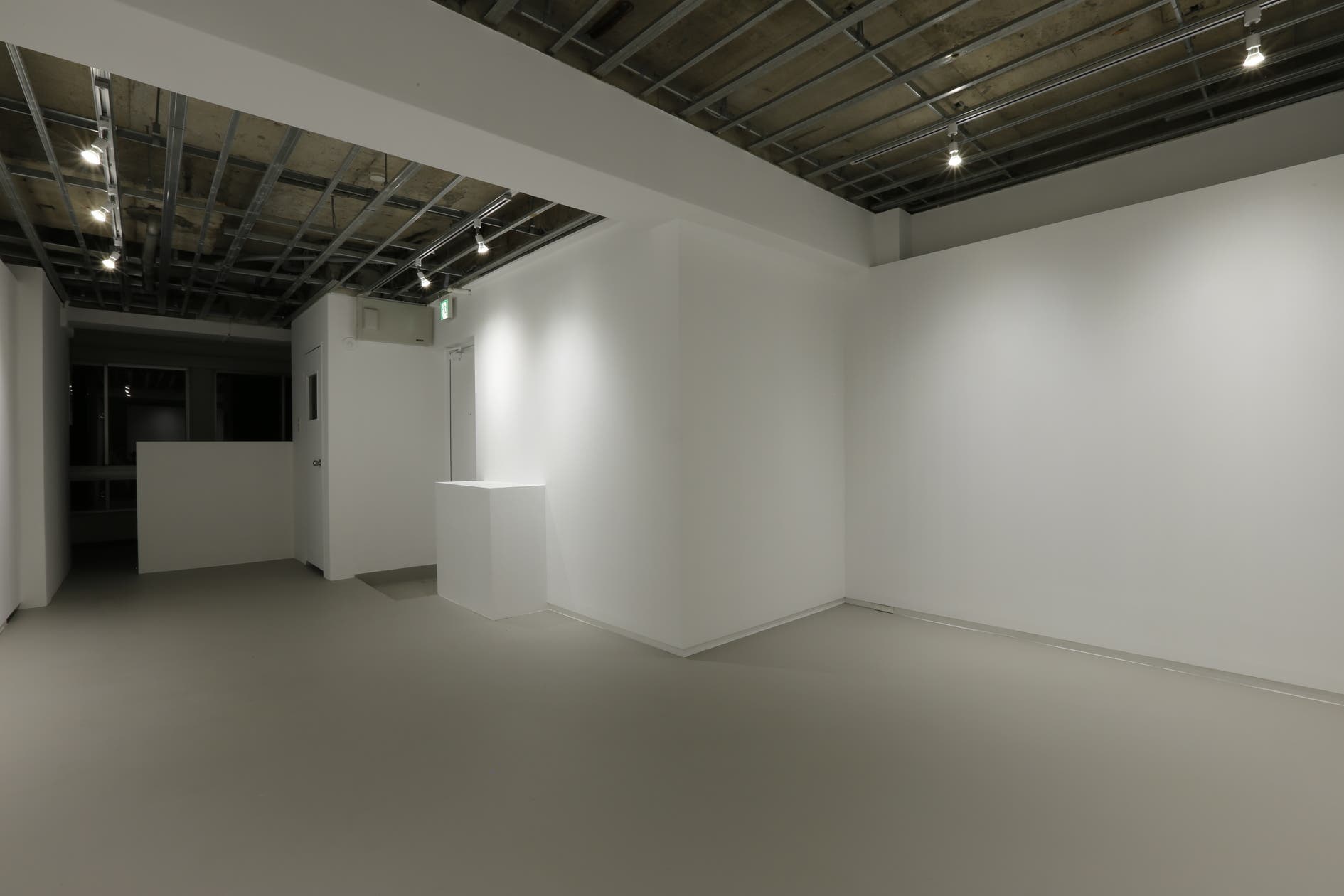【表参道駅9分】展示会に適した白を基調とした美しいギャラリースペースの写真21