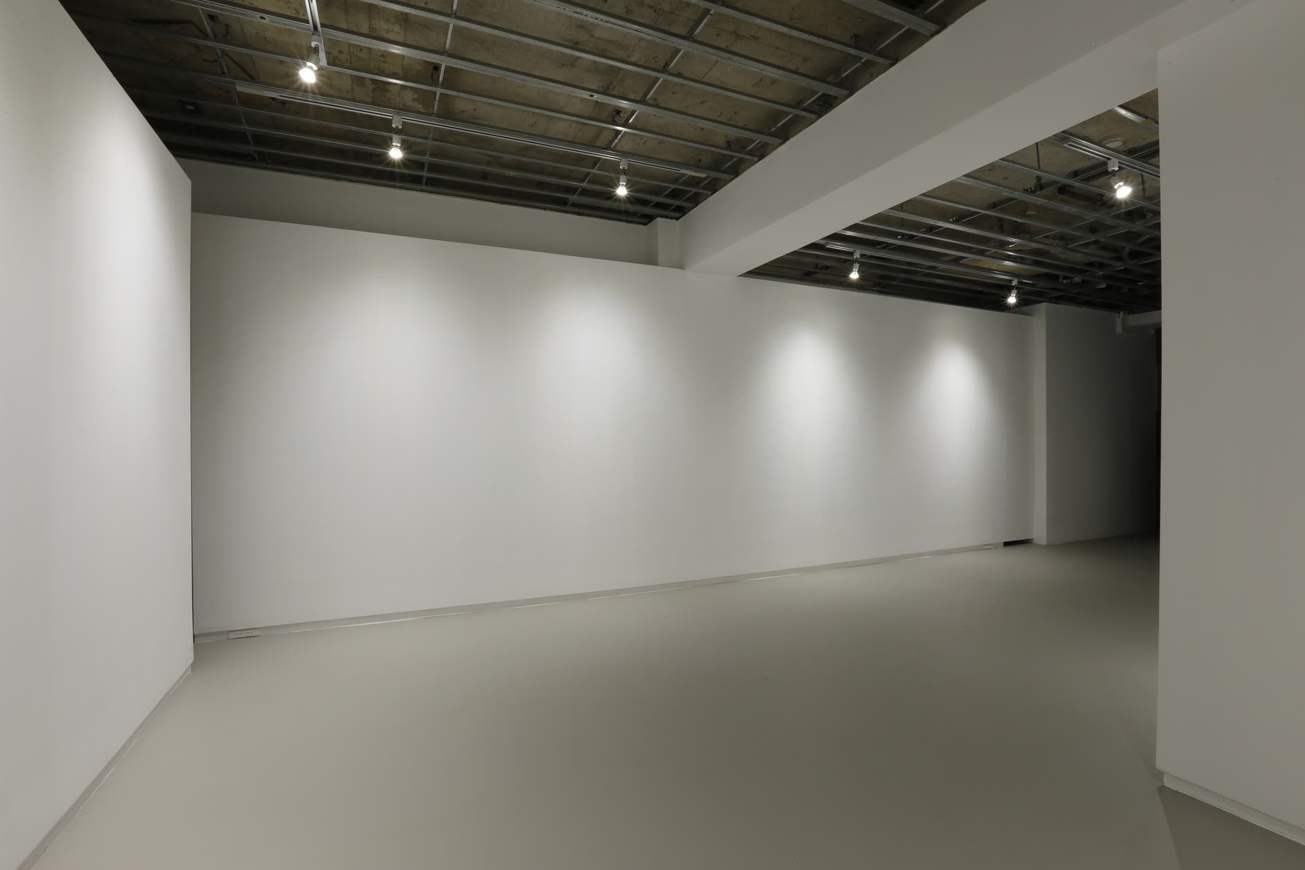 【表参道駅9分】展示会に適した白を基調とした美しいギャラリースペースの写真23