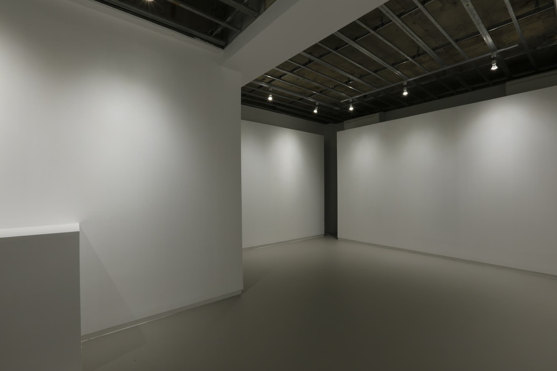 【表参道駅9分】展示会に適した白を基調とした美しいギャラリースペースの写真16