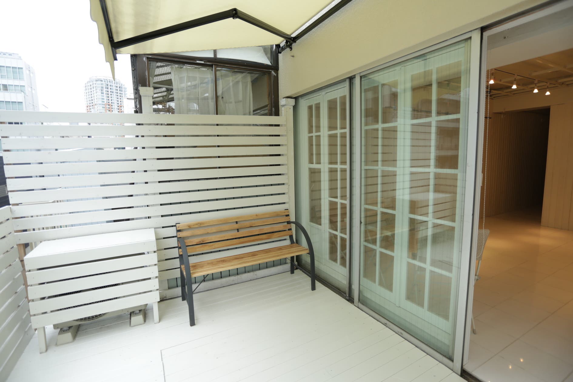 室内が白で統一され、様々な表現がしやすいレンタルスペースです。の写真5