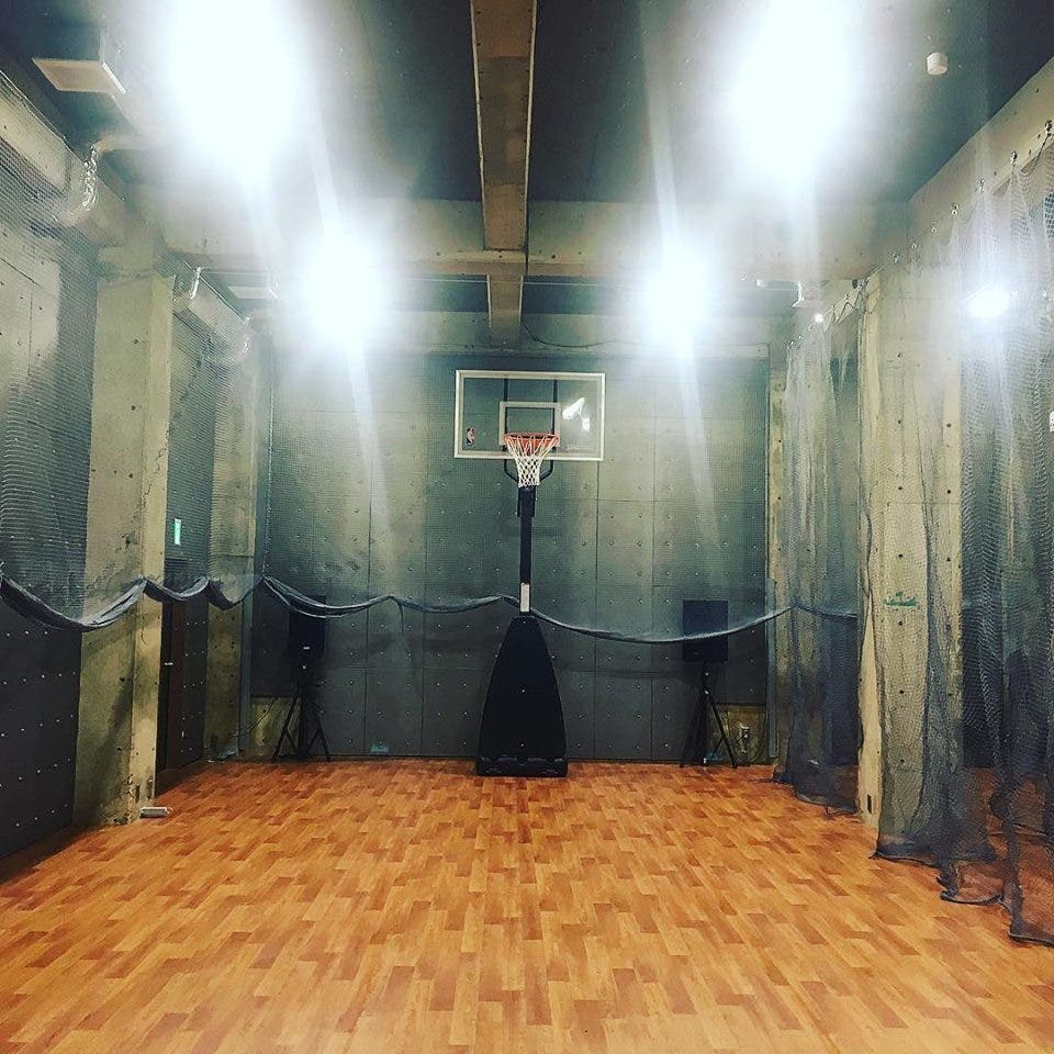 池袋から至近！練馬区氷川台のインドア地下スペース。バスケなどスポーツやイベント・撮影に♪冷暖房・シャワー完備！の写真2