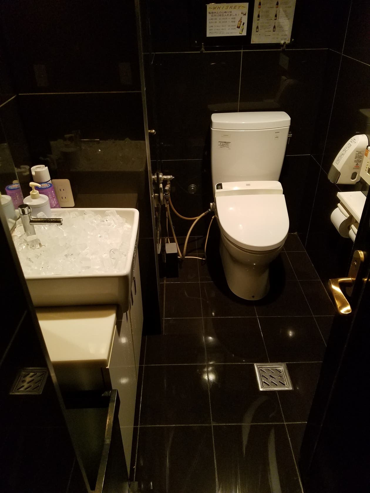 カラオケ付きキャバクラスペース！池袋サンシャイン通り！パーティー・撮影会利用などに！の写真12