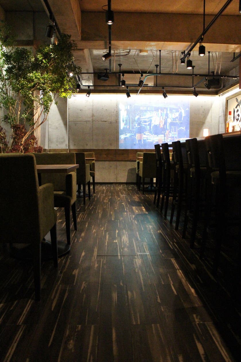 大型ビジョン完備マルチスペース！忘年会、新年会、クリスマスパーティー、さまざまなイベントにご利用ください！の写真2