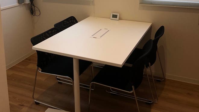 【四ツ谷駅徒歩4分】Wi-Fi・ホワイトボード完備のコンパクトな会議室を格安で!の写真1