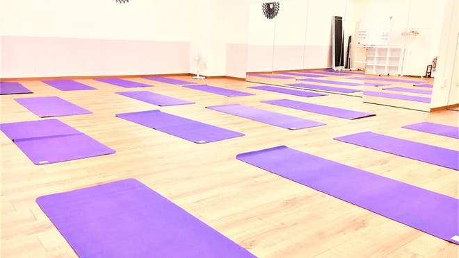 【横浜関内】バレエバー完備で広々66㎡の2面大型鏡のスタジオ♪ダンスや撮影にお勧め!Wi-Fi有【ピーチホール】の写真3