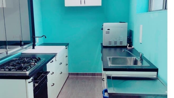 24時間営業の飲食店営業、菓子製造業及び惣菜製造業許可付きレンタルキッチンとなり、製造販売が可能です。の写真1