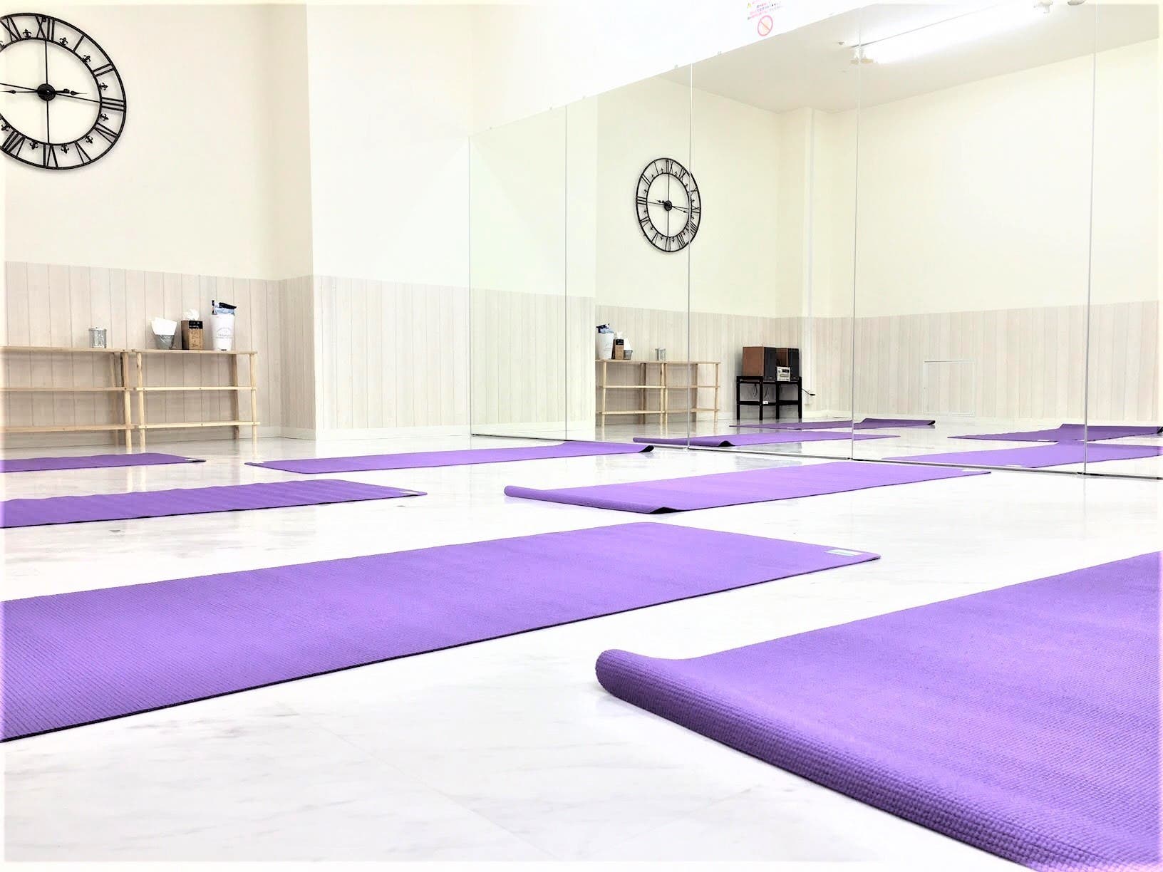 【横浜関内】リノリウム床にリニューアル！フラメンコ・タップ・バレエ・撮影可のダンススタジオ・鏡・モニター完備【ホワイトスタジオ】の写真5