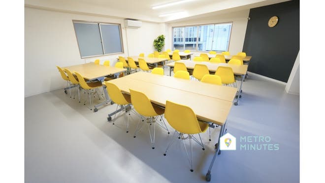 <グランデ会議室>最大39名収容!新大阪駅より徒歩1分♪光回線Wi-Fi📶プロジェクター🎥会議/セミナー/研修/ワークショップの写真3