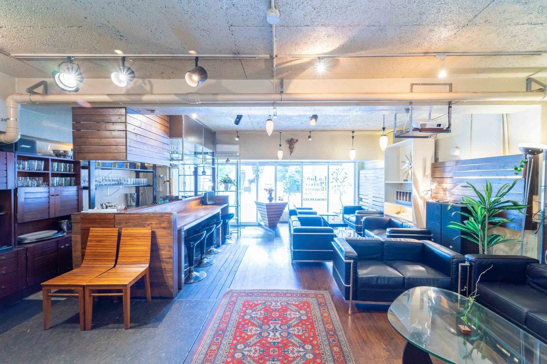 【新宿　四谷】　各種撮影に人気。レンタル撮影スタジオ、ハウススタジオ。オープンキッチン、グランドピアノもあります。の写真15