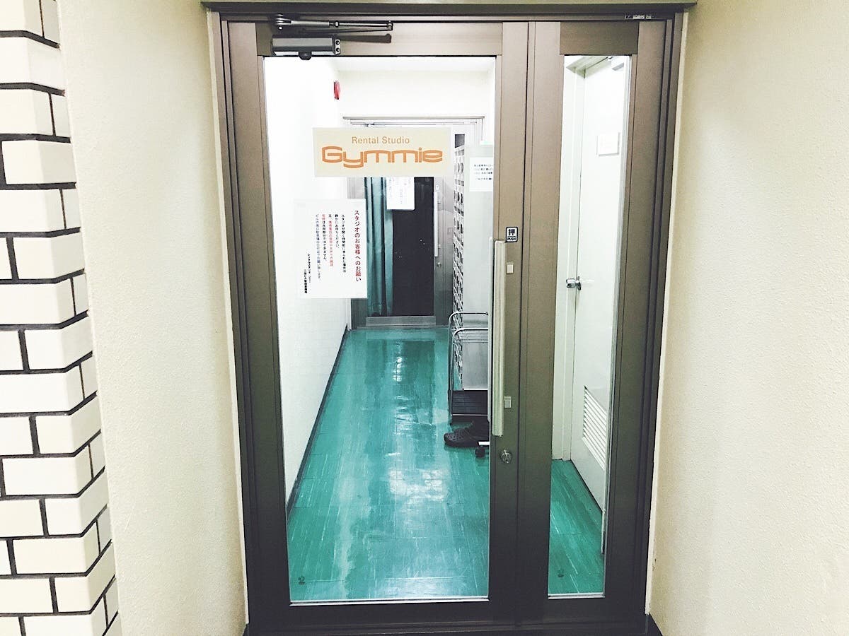 【大阪・中津】レンタルスタジオGymmie《Ａスタジオ》★ストロングシート+エアロシステム 正方形（約107㎡）のスタジオの写真6