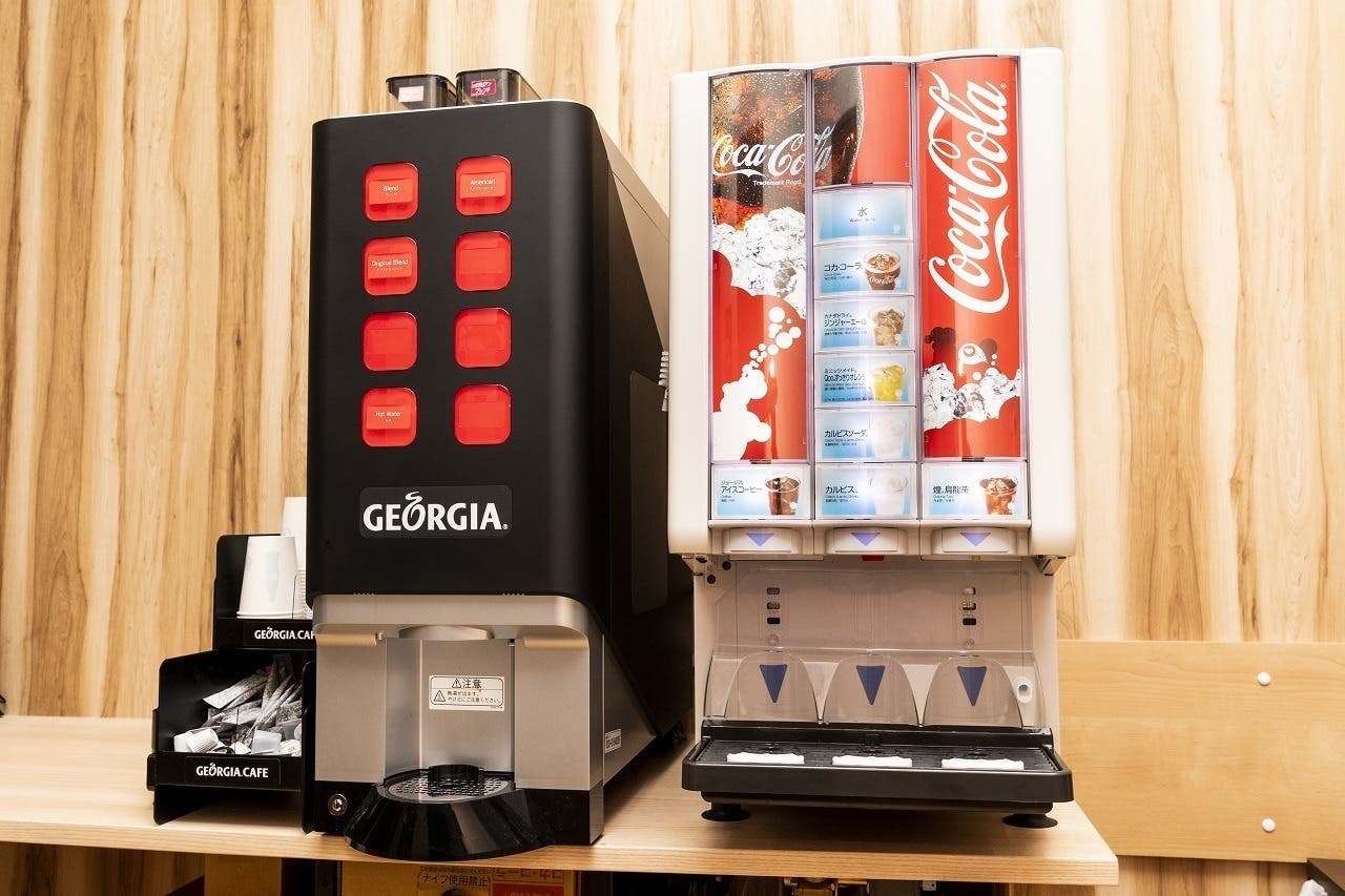 【BIZcircle大阪江戸堀】6名用会議室＃受付スタッフ＃フリードリンクの写真6