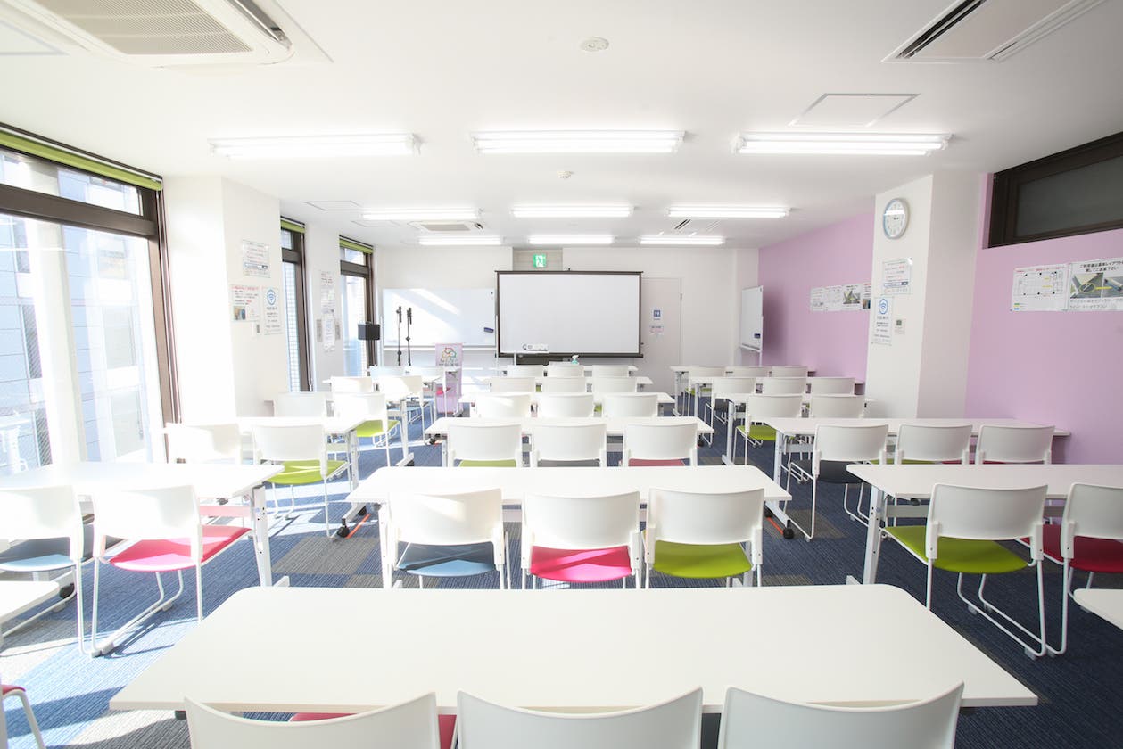 【天神駅徒歩2分】定員50名+予備椅子11名！プロジェクター含む備品・高速Wi-Fi無料！601会議室の写真5