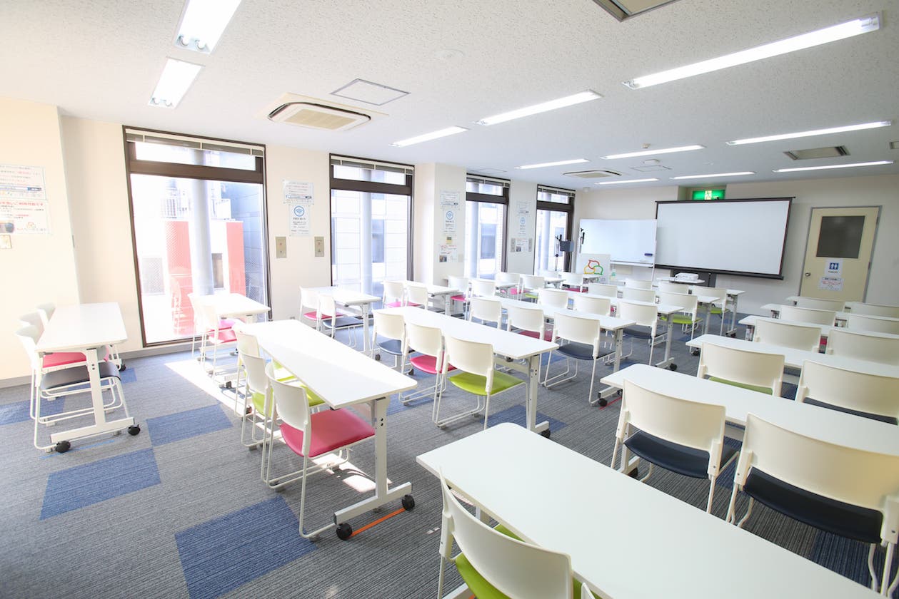 【天神駅徒歩2分】定員50名+予備椅子11名！プロジェクター含む備品・高速Wi-Fi無料！701会議室の写真7