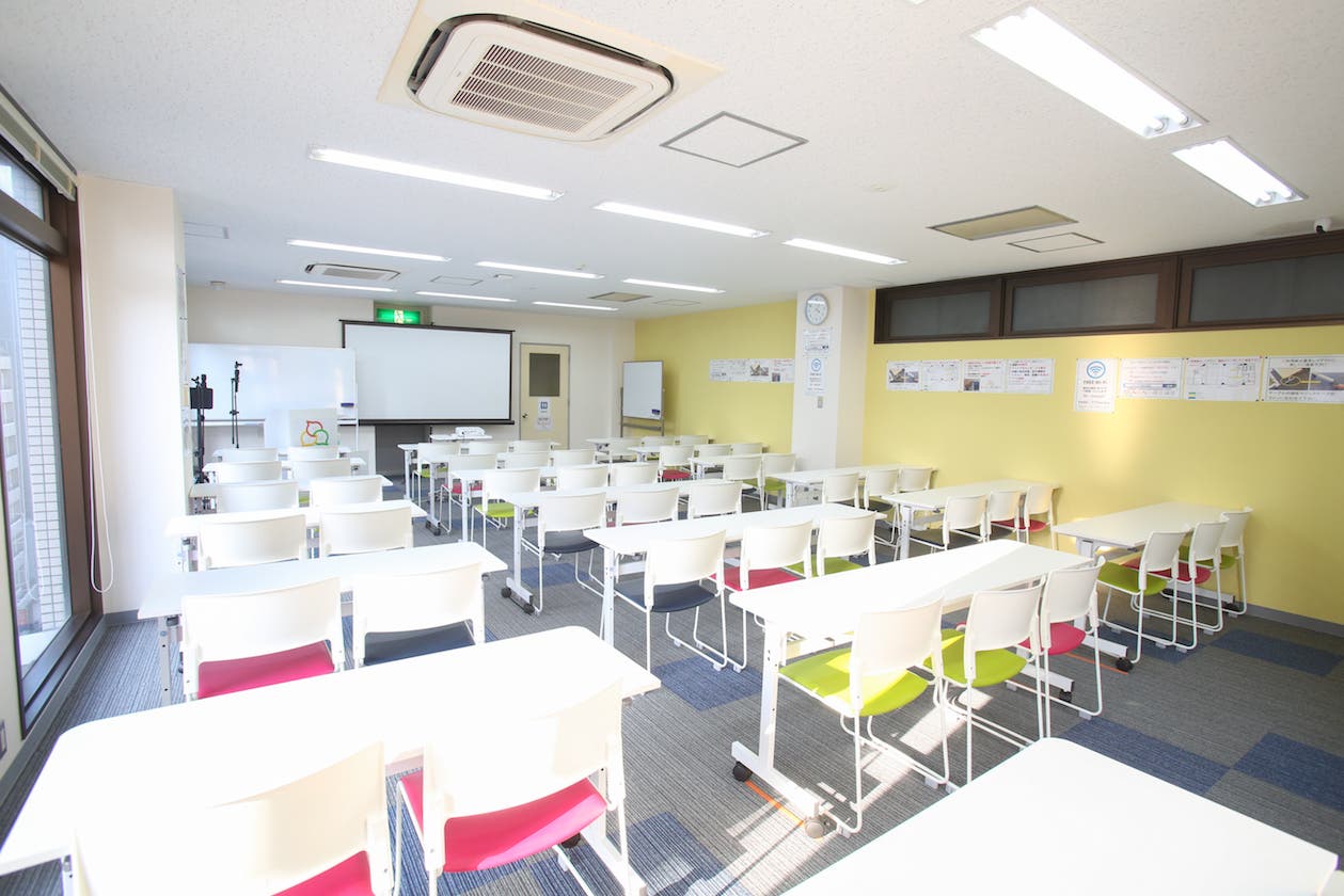 【天神駅徒歩2分】定員50名+予備椅子11名！プロジェクター含む備品・高速Wi-Fi無料！701会議室の写真8