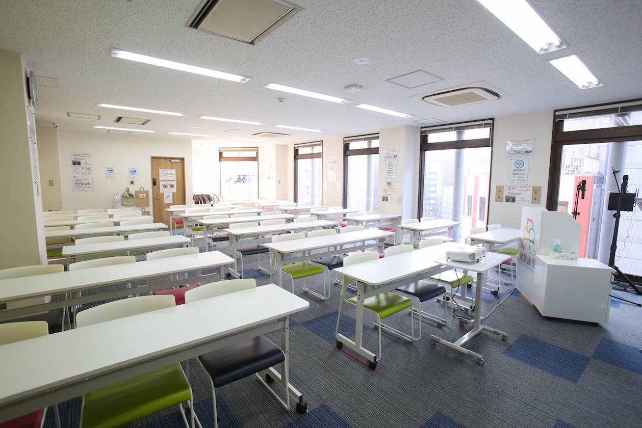 【天神駅徒歩2分】定員50名+予備椅子11名！プロジェクター含む備品・高速Wi-Fi無料！701会議室の写真11