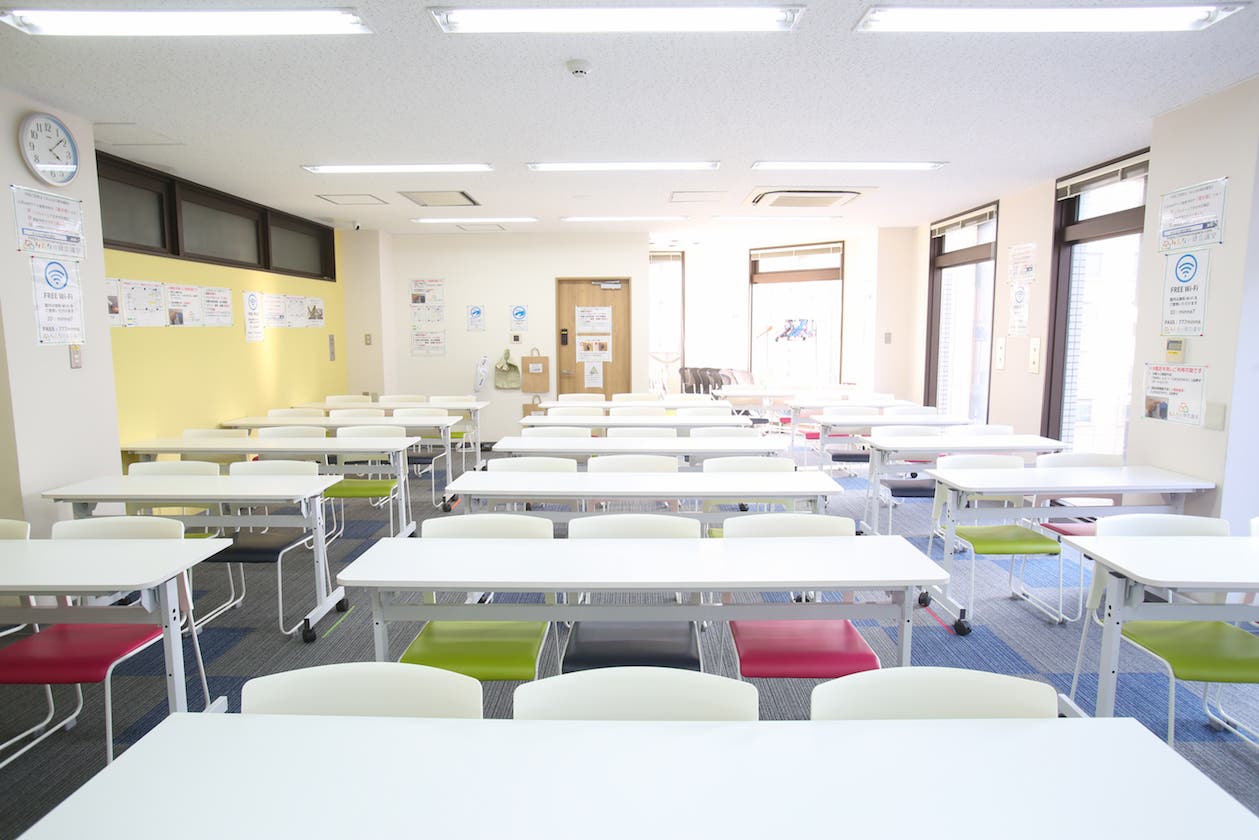 【天神駅徒歩2分】定員50名+予備椅子11名！プロジェクター含む備品・高速Wi-Fi無料！701会議室の写真9