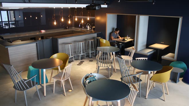 《六本木ヒルズすぐ》◆ガラス張りの会議室◆wi-fi・モニター・ホワイトボード完備・カフェ併設 2F(A)〈最大6名〉の写真10