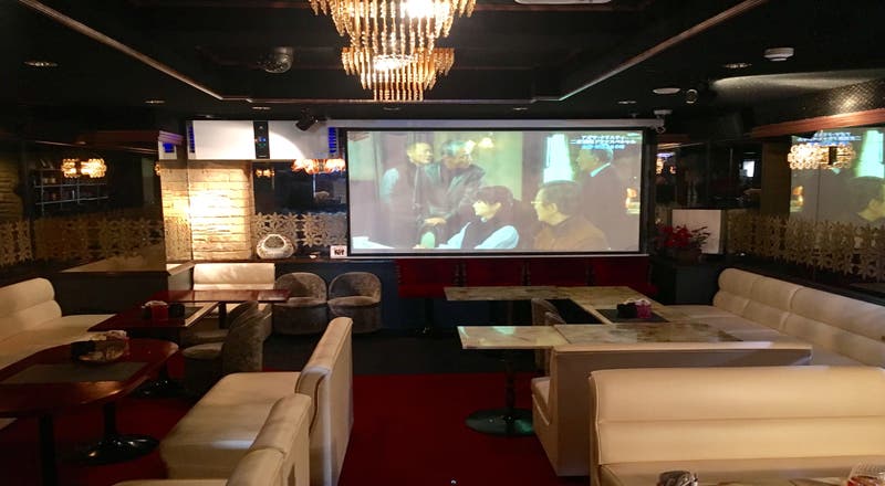 JR蒲田駅東口3分！100インチ大画面、プライベート空間で・飲食・コスプレ・スポーツ観戦・ゲーム大会・会議・撮影に