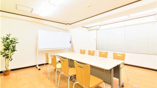 地下鉄御堂筋線本町駅より徒歩1分 エレベーターあり!ビジネス・撮影・面接・ワークショップと色々使えて便利な貸会議室ラミEmmaの写真3