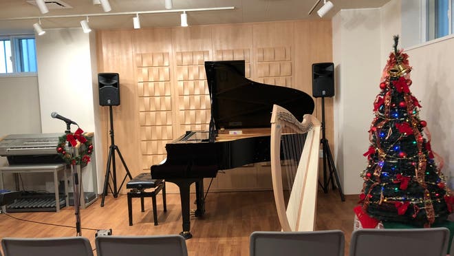 福岡市中央区の音楽スタジオ!グランドピアノ・グランドハープ・エレクトーン設置!練習・ミニコンサートに!の写真8